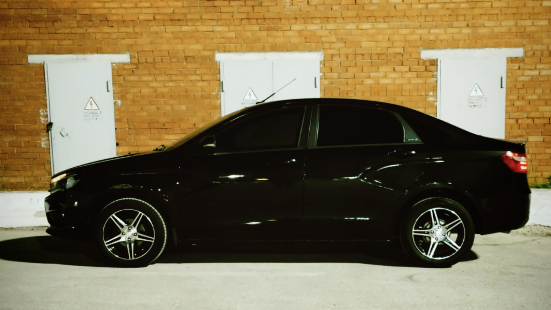 Lada Vesta (1G) 1.6 бензиновый 2016 | Black Vesta 63 на DRIVE2