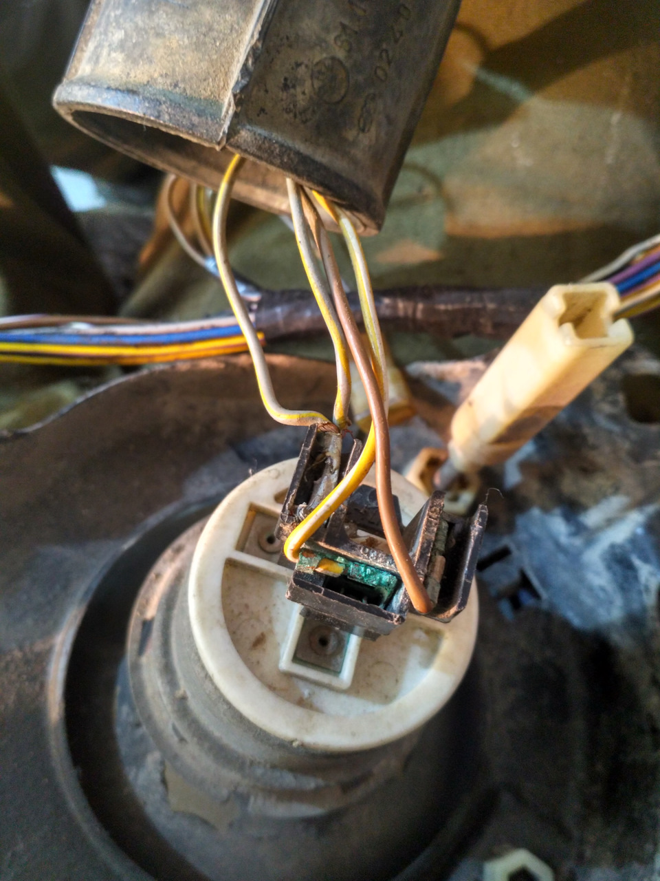 Нюансы подключения Фар второго перехода e30. Я не ожидал такого подвоха ...