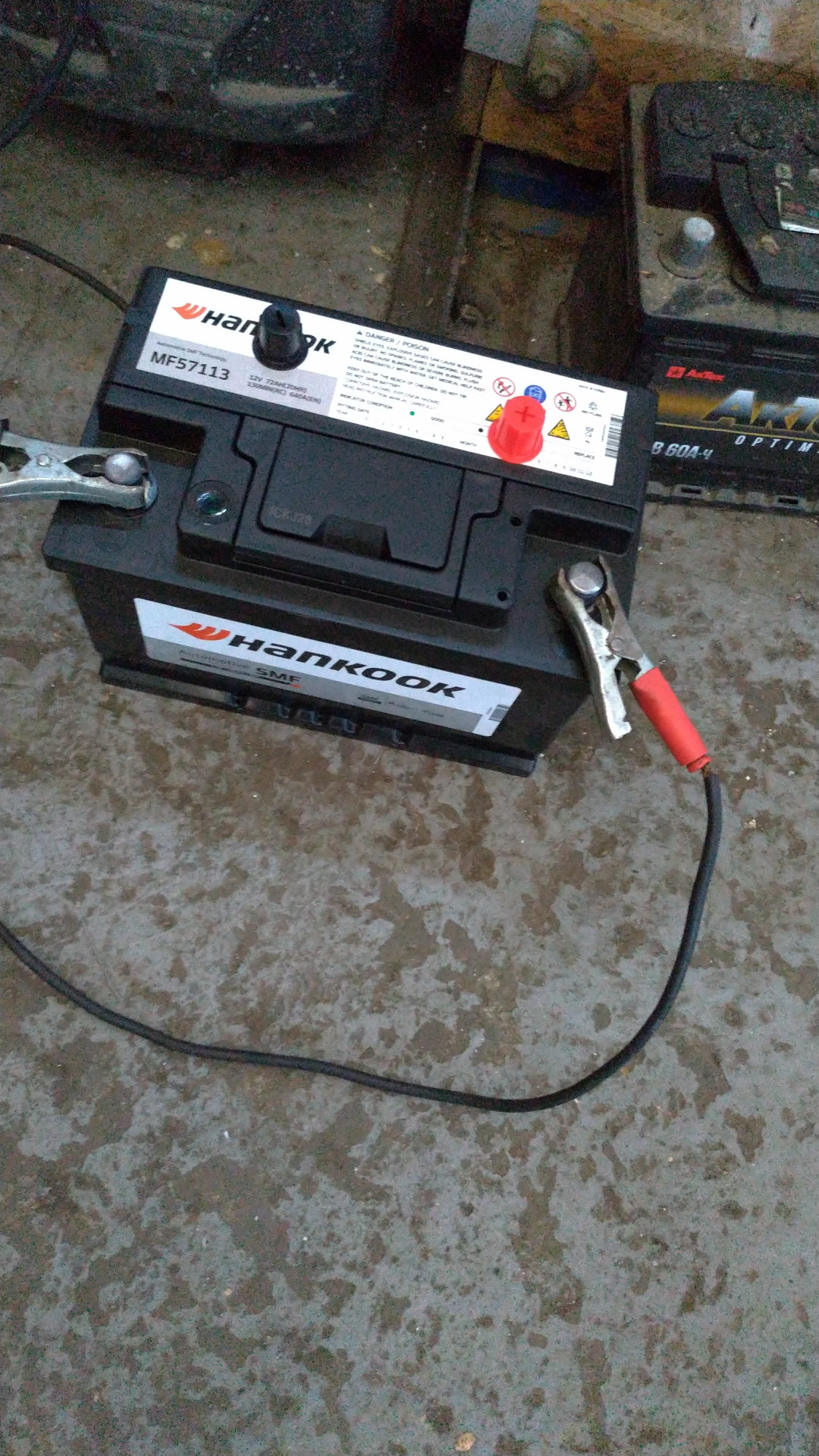 АКБ Hankook MF57113 — Volkswagen Tiguan (1G), 2 л, 2012 года ...