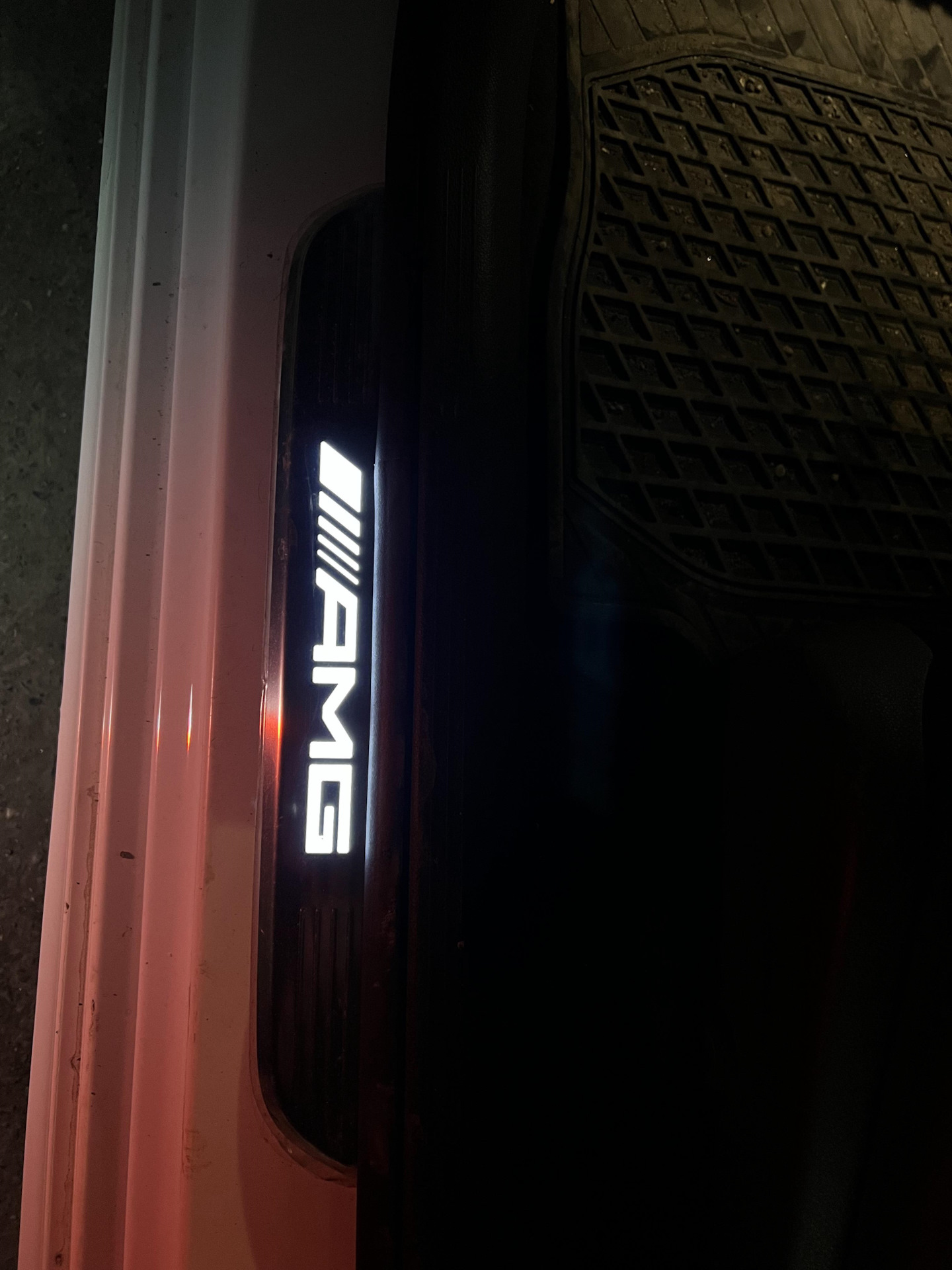 17) Пороги с подсветкой /////AMG — Mercedes-Benz E-Class (W213), 2 л ...