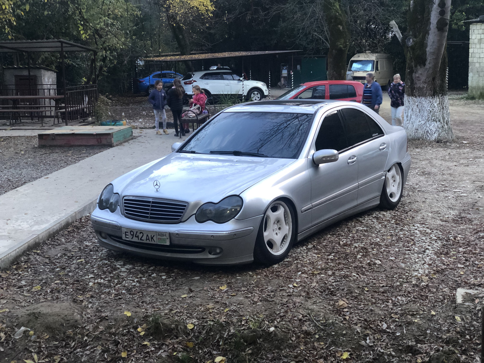 Покраска подменных дисков — Mercedes-Benz C-Class (W203), 2,2 л, 2002 ...