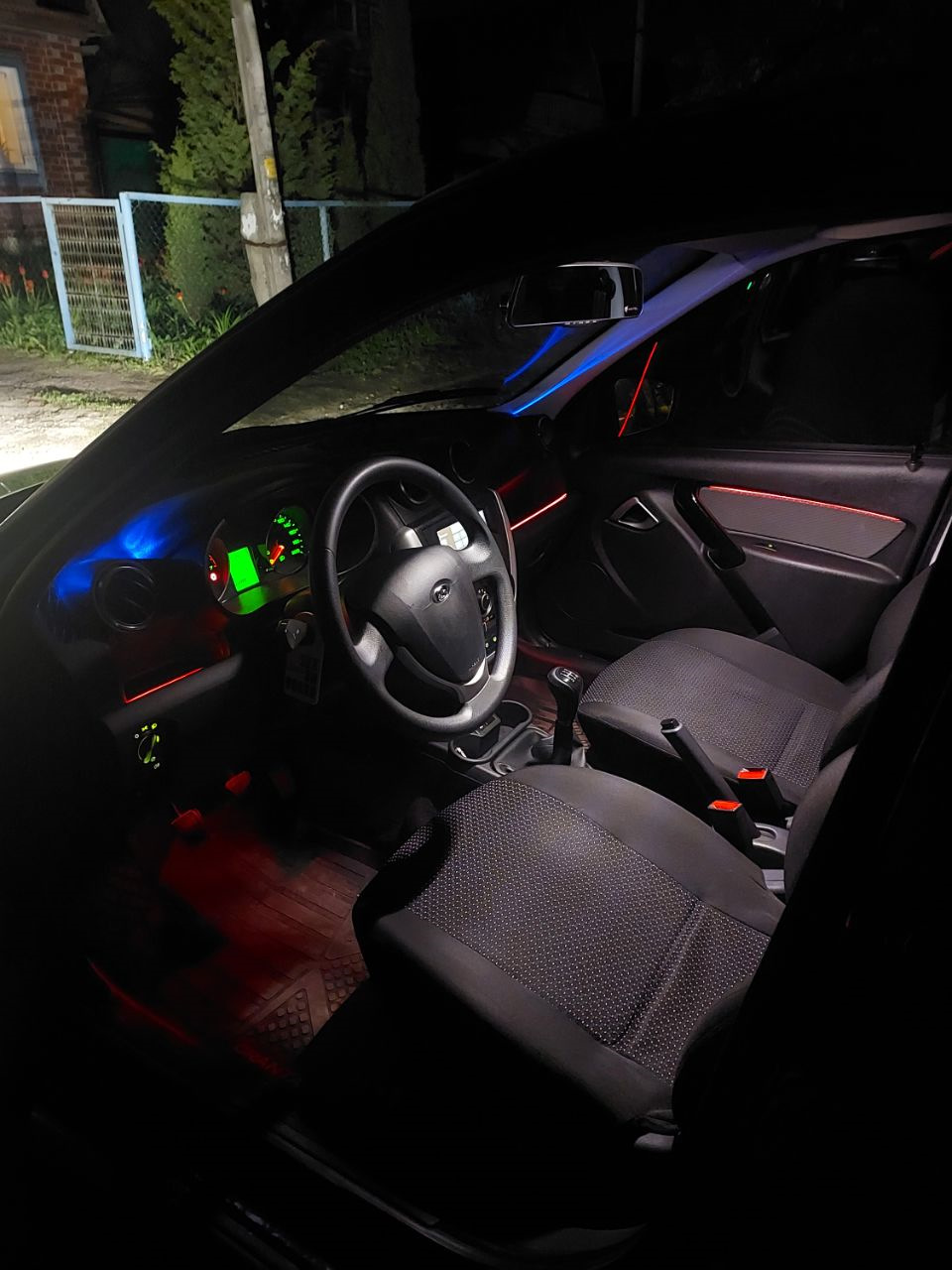 Плафон освещения салона от гранты фл — Lada Гранта (1G), 1,6 л, 2013 ...