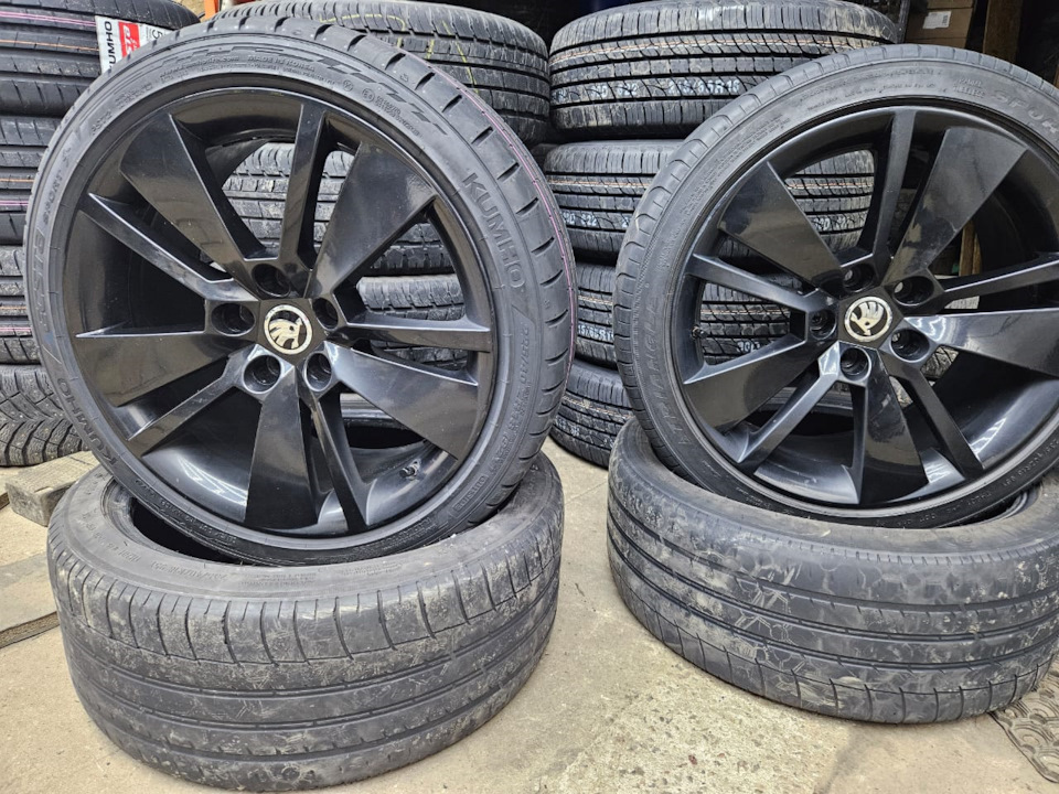 Kumho Ecsta Sport S PS72 225/40/18 на 8J Обувь на лето — Skoda Octavia A7 Mk3, 1,8 л, 2017 года ...