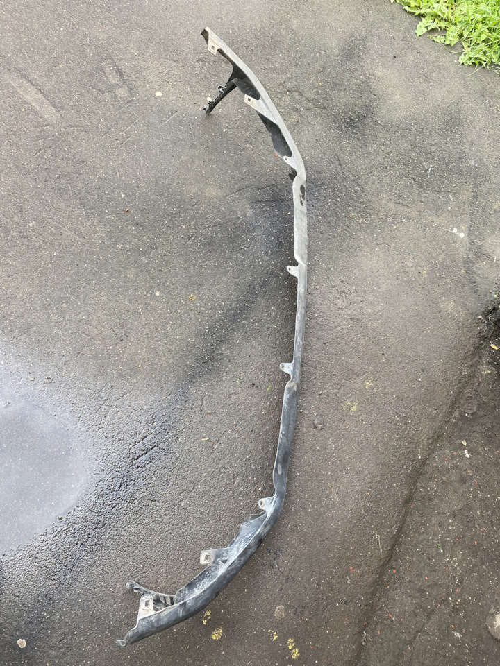 Губа (юбка) бампера переднего на Lexus NX (1G). Б/у | 4 700 ₽ в городе ...