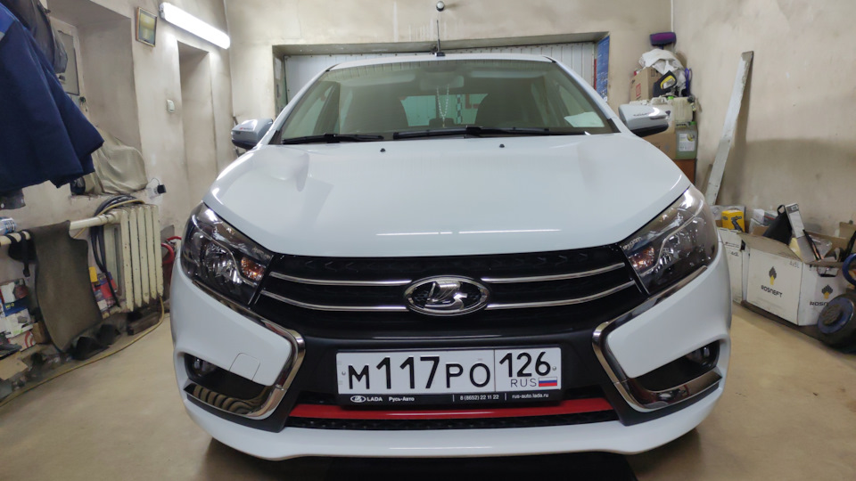 Хром на решетку радиатора — Lada Vesta CNG, 1,6 л, 2022 года ...