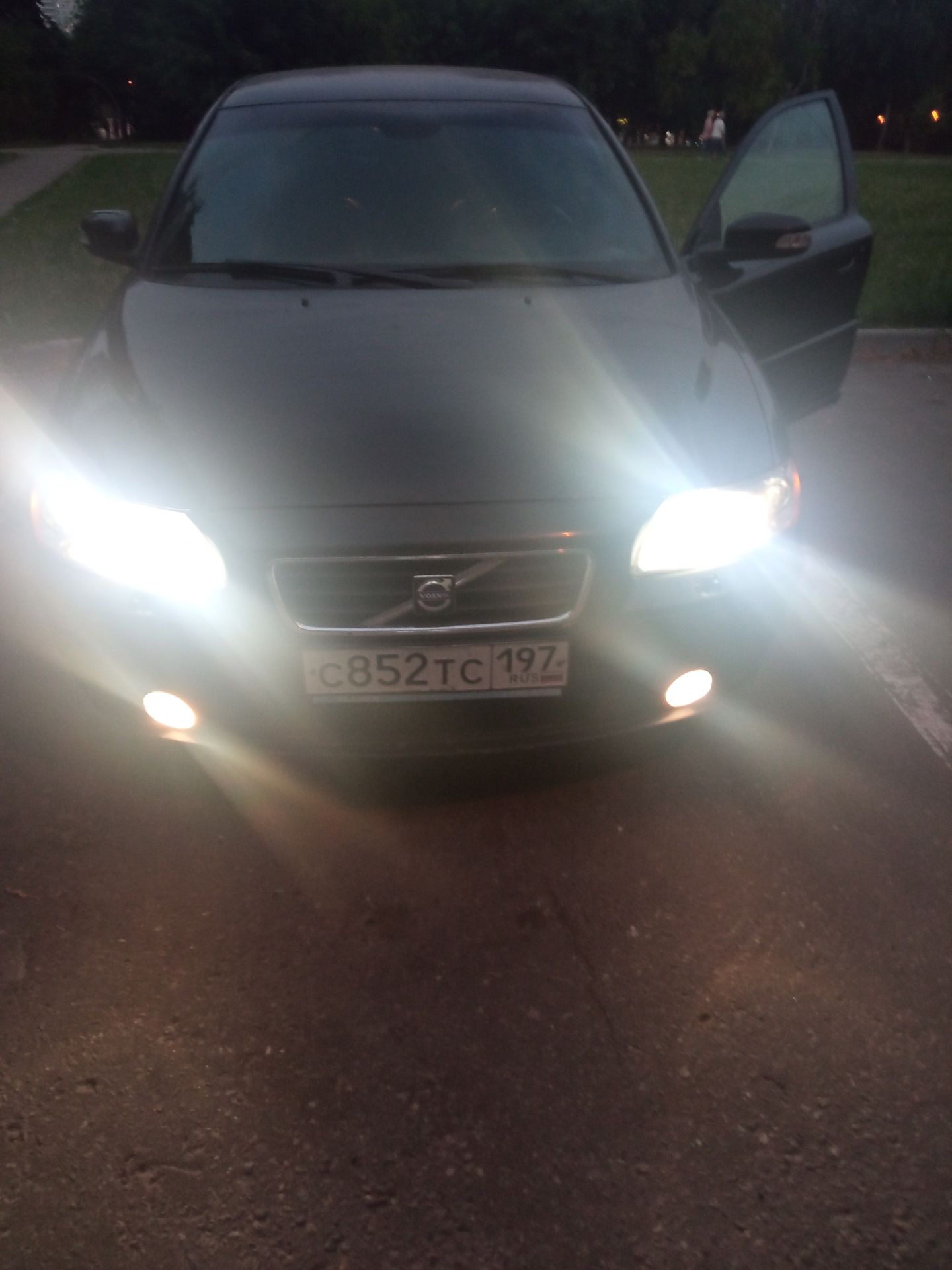 Замена лампочек — Volvo S60 (1G), 2,4 л, 2008 года | визит на сервис ...