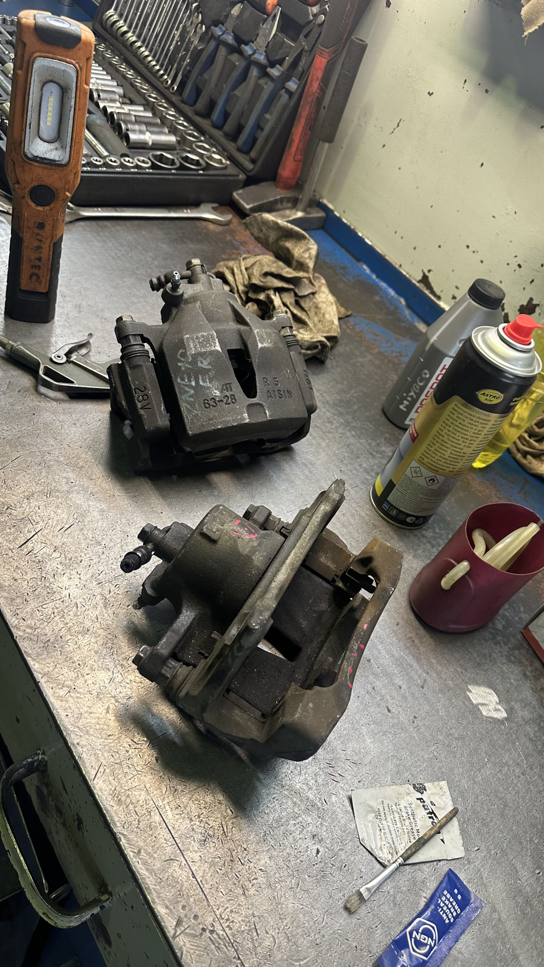 Суппорта передние — Toyota Wish (AE10), 1,8 л, 2007 года | расходники ...