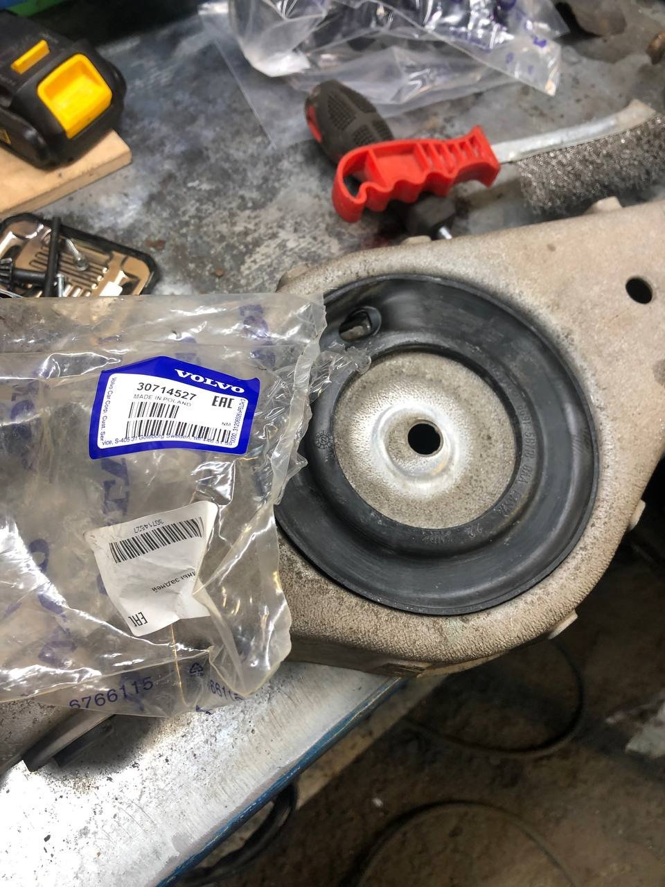 30714527 прокладка Volvo | Запчасти на DRIVE2