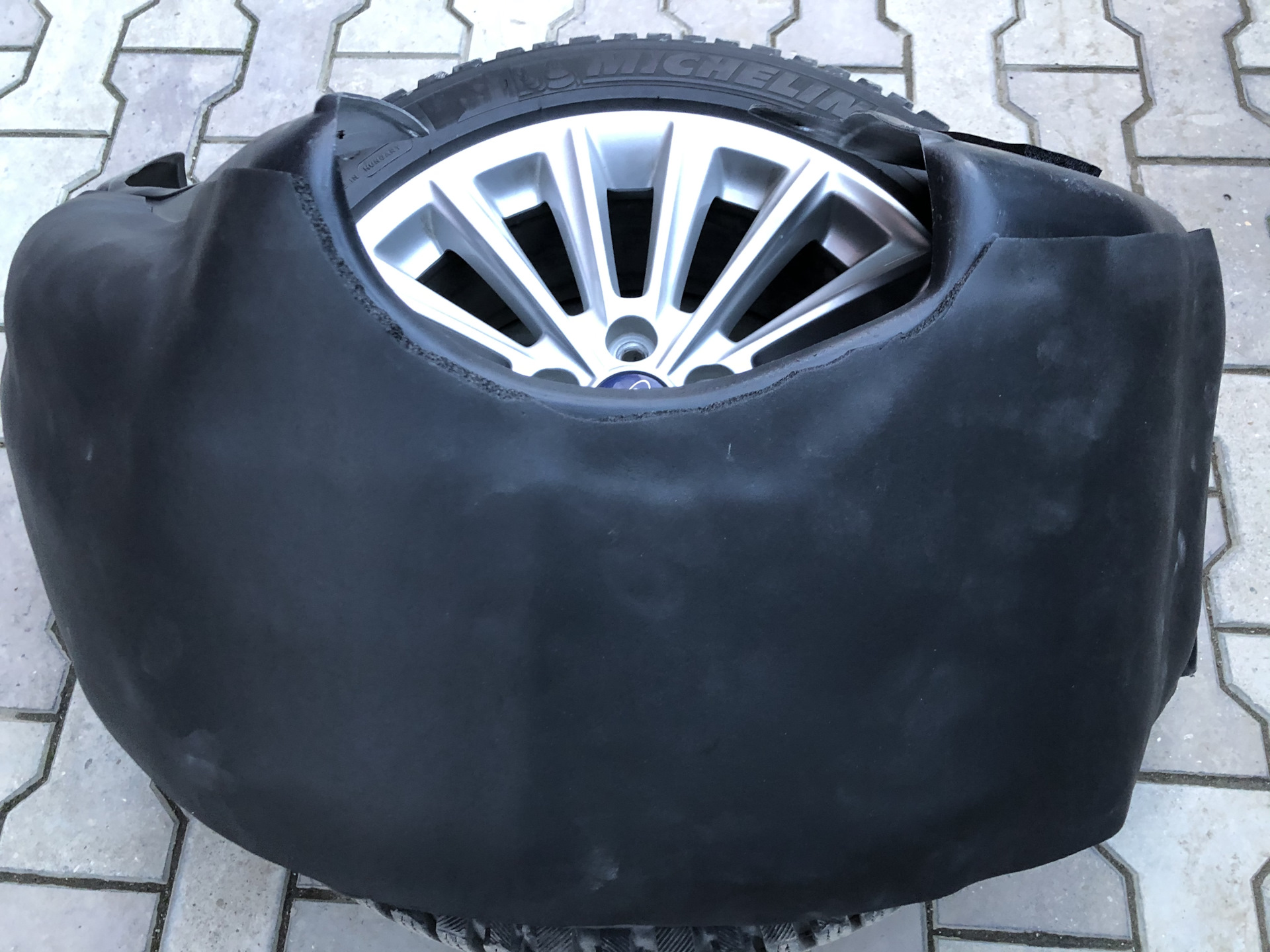 Задние пластиковые локера и дефлекторы задних колёсных арок. — Ford ...