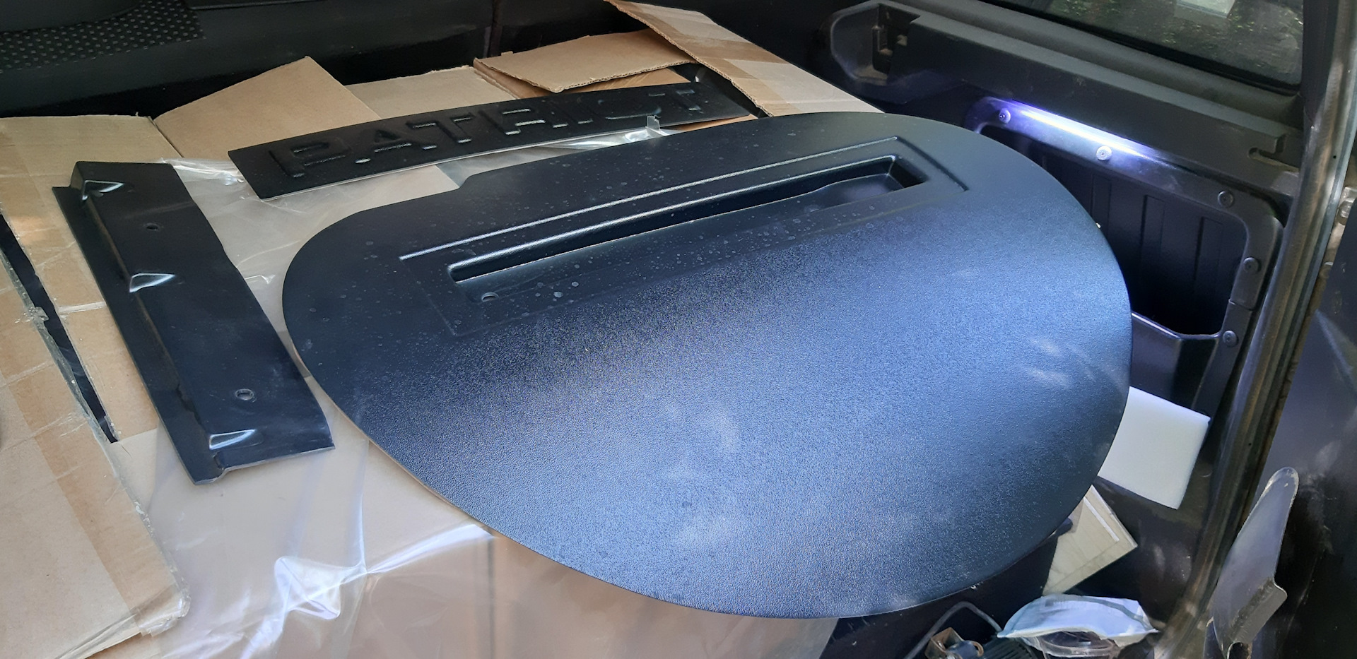 Кому нужна заглушка на запаску? — УАЗ Patriot, 2,7 л, 2016 года ...