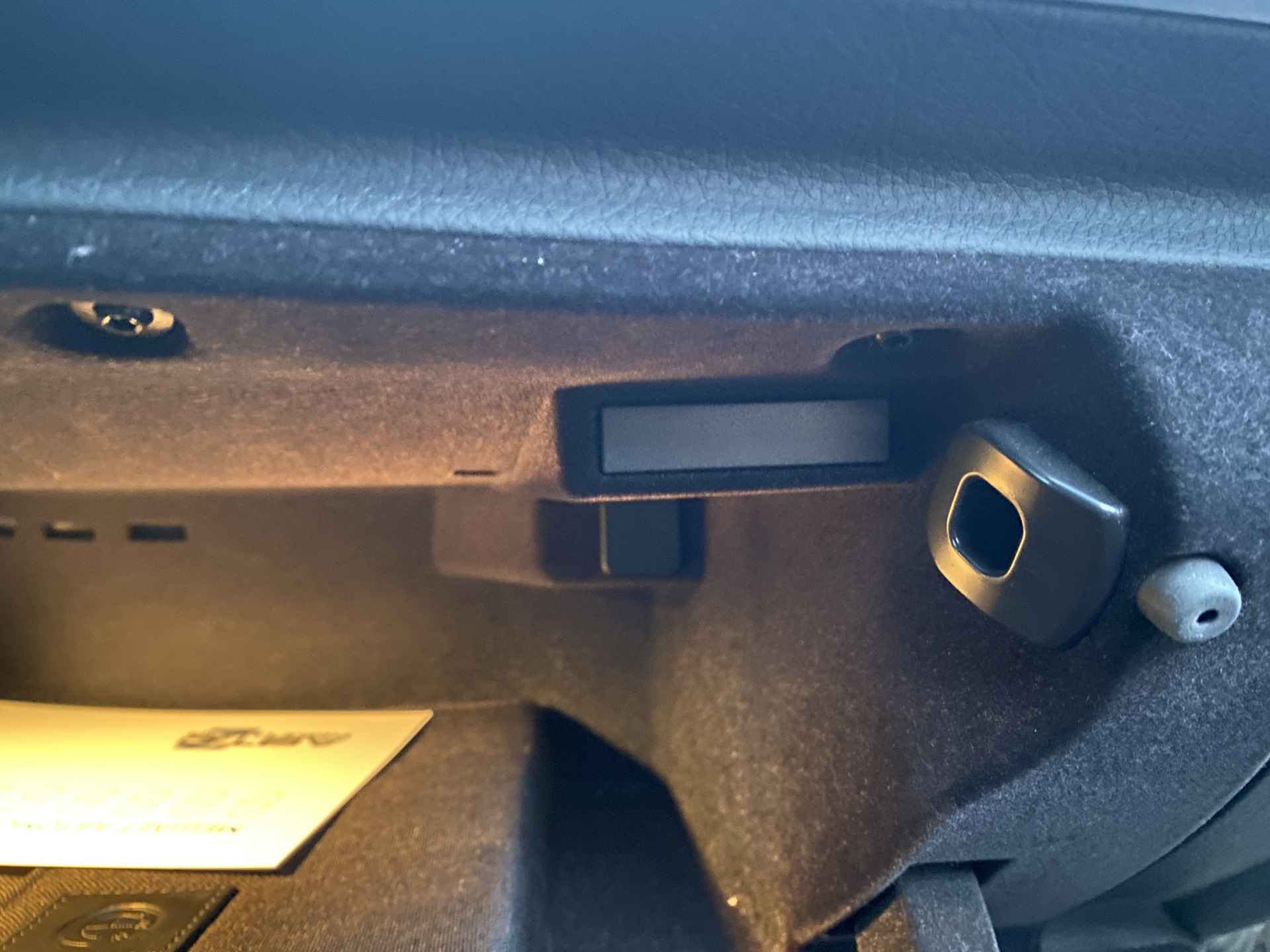 Кнопка «гостиницы» багажника — BMW 3 series (F30), 3 л, 2013 года ...