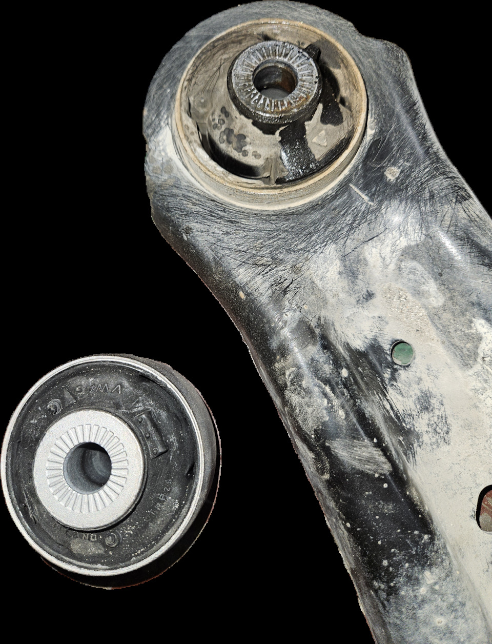 81A407183 Сайлентблок рычага подвески VAG | Запчасти на DRIVE2