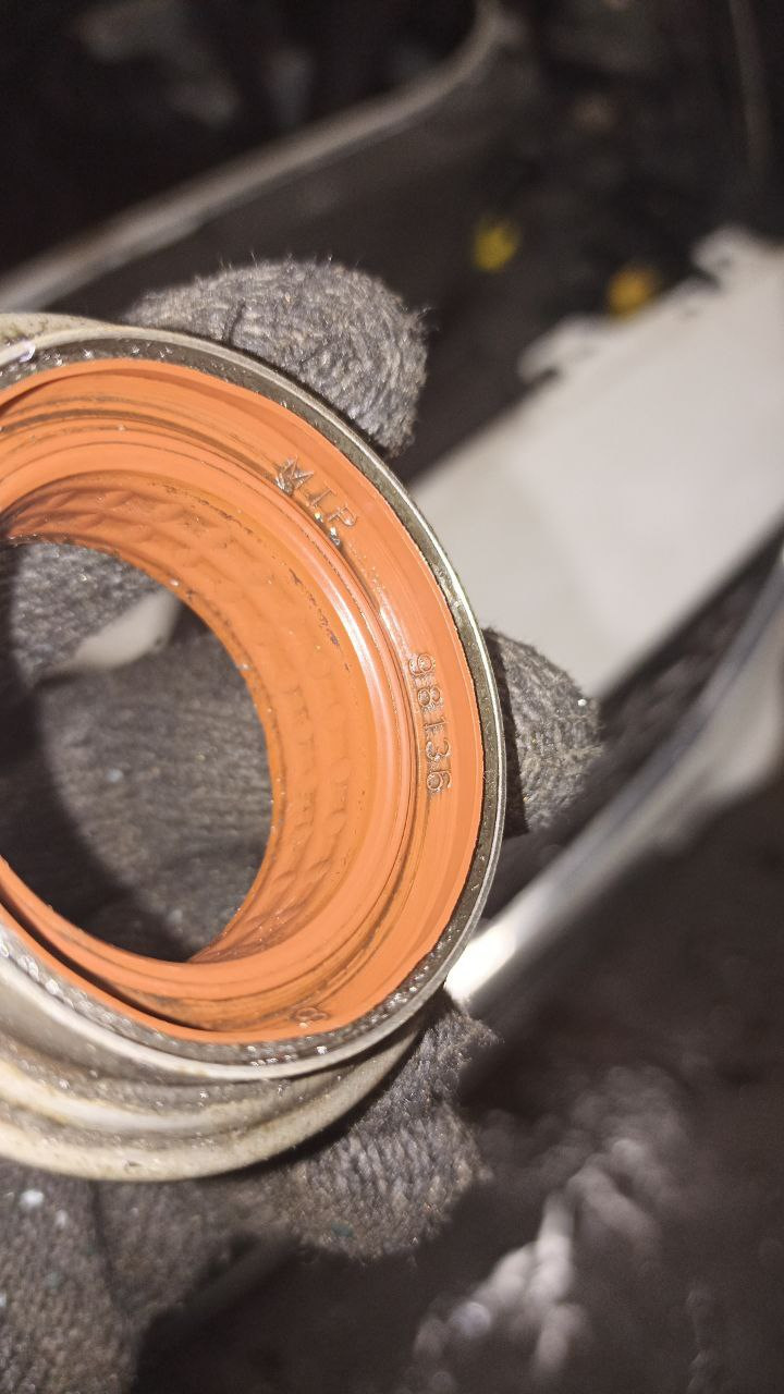 60. Замена сальника раздатки на 2.0 AWD, или как заставить сучку не ...