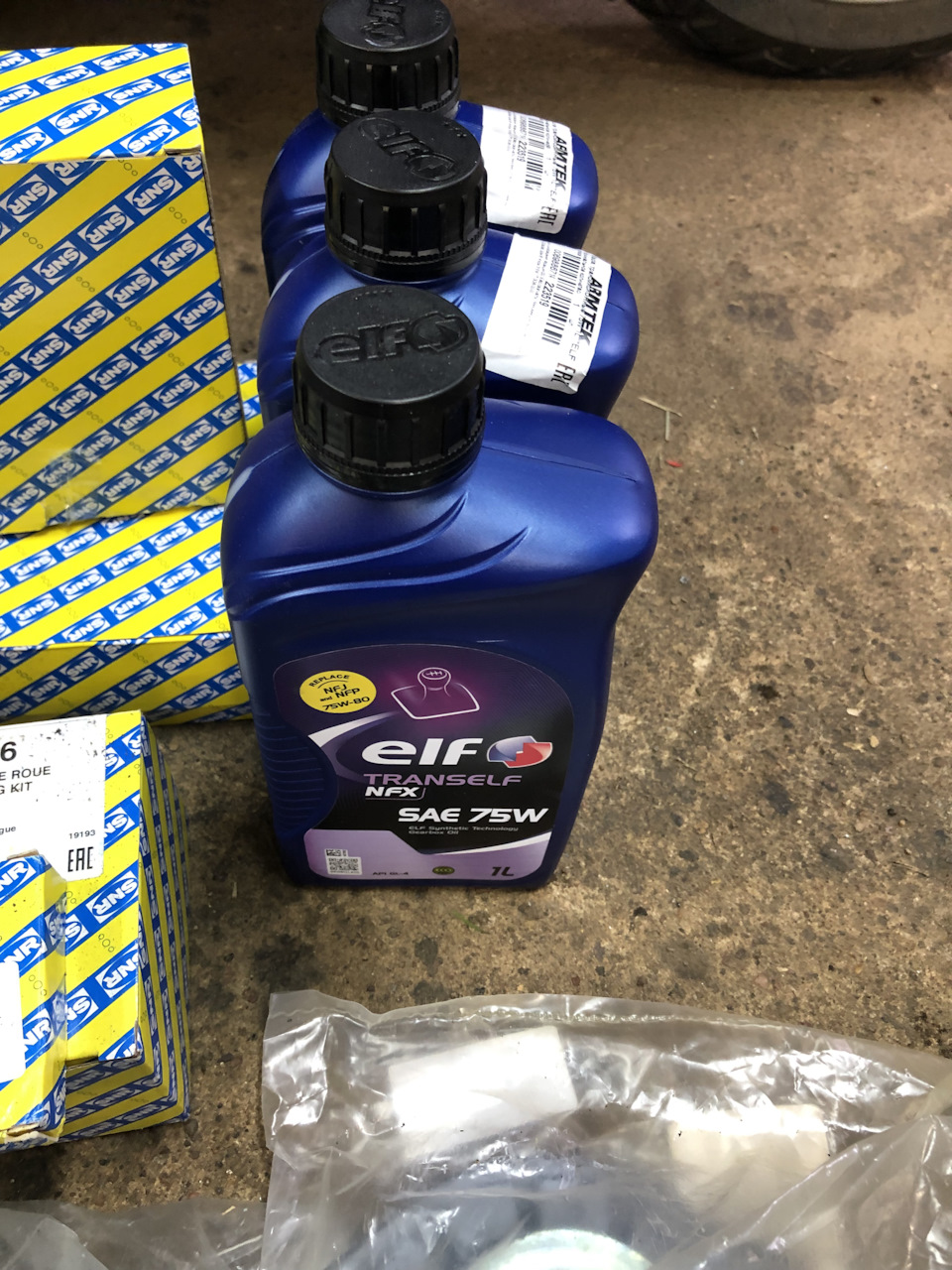 Первый ремонт. Замена передних амортизаторов, переднего правого ...