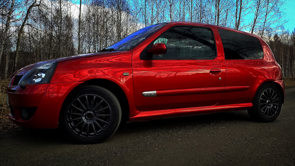 Renault Clio Sport II 2.0 бензиновый 2003 | на DRIVE2