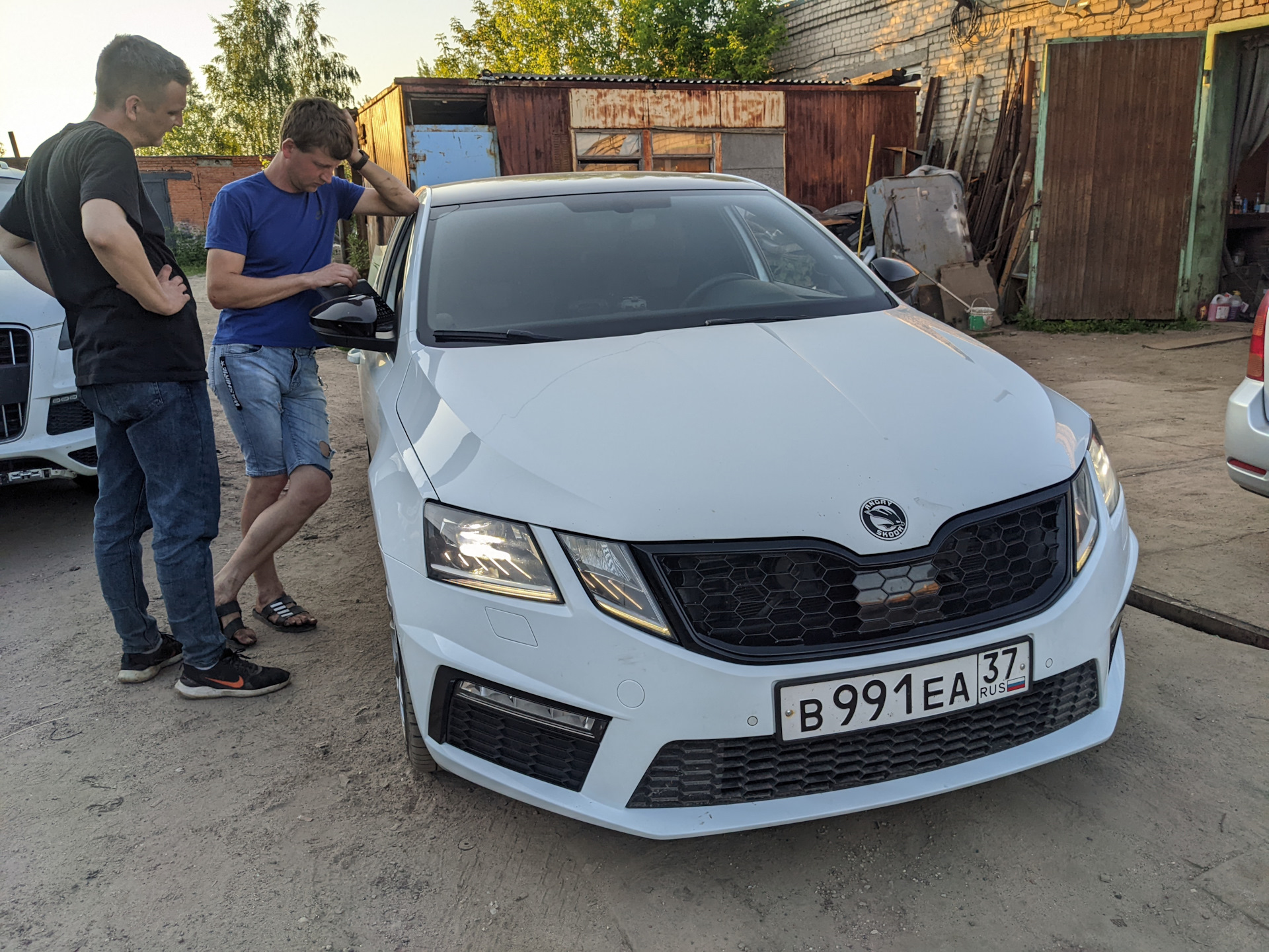 Установка переднего бампера RS — Skoda Octavia A7 Mk3, 1,8 л, 2017 года ...
