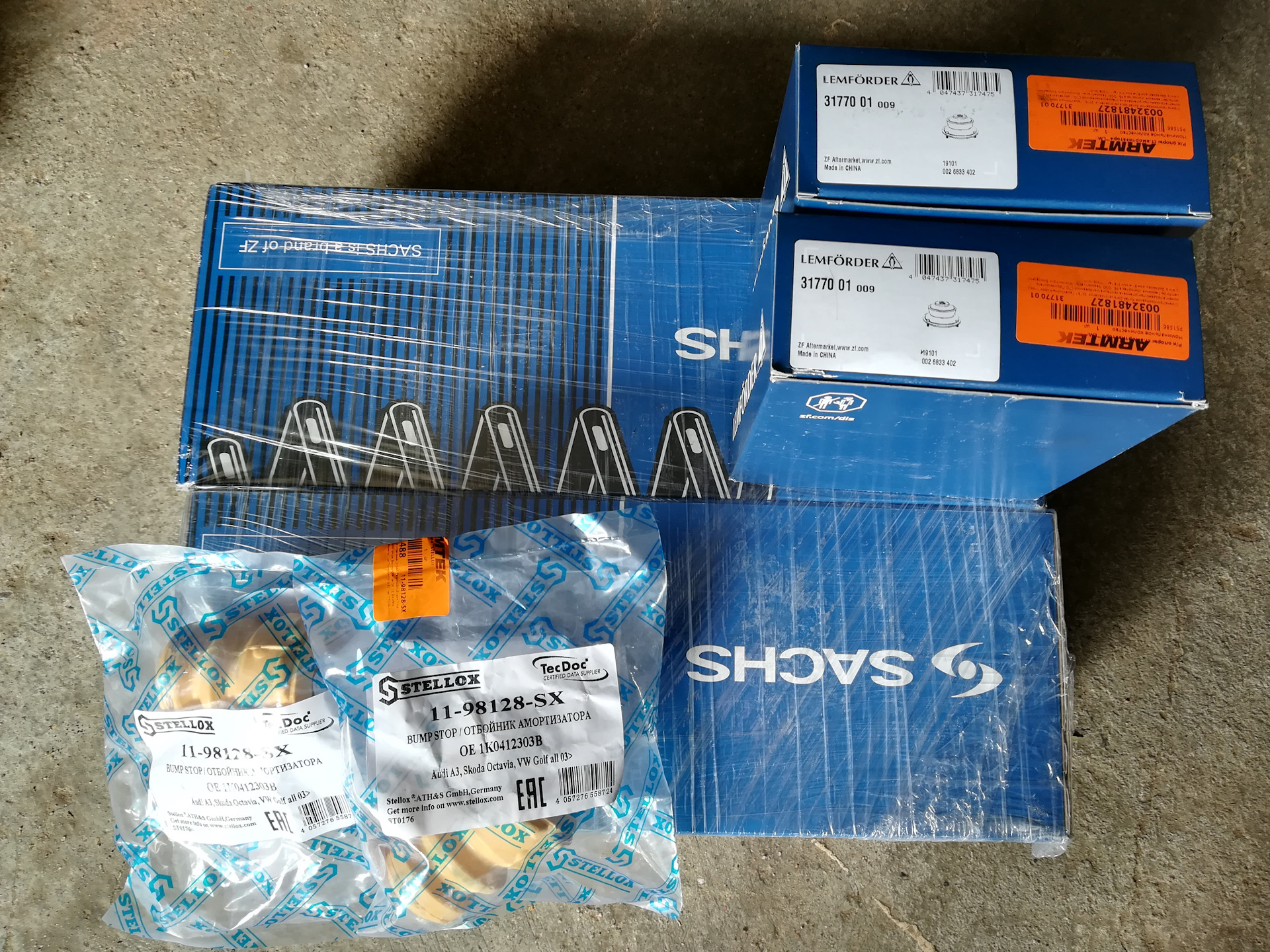 Замена опор амортизатора с опорными подшипниками и передних пружин ...