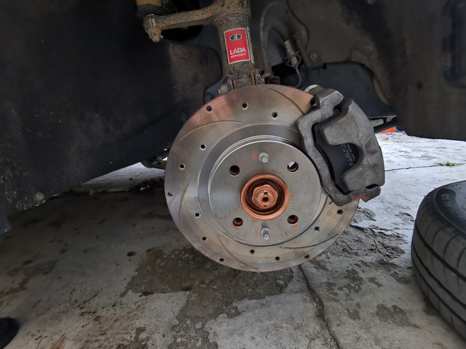 #19 Тормоза, замена тормозных дисков и колодок — Lada Granta (2G) FL, 1 ...