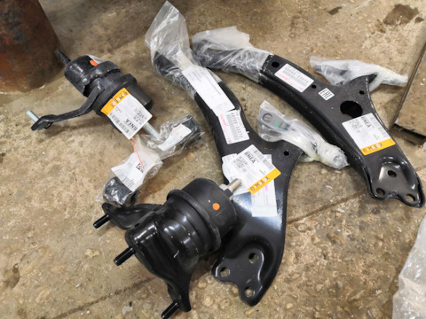 4806833070 Рычаг подвески TOYOTA LEXUS | Запчасти на DRIVE2