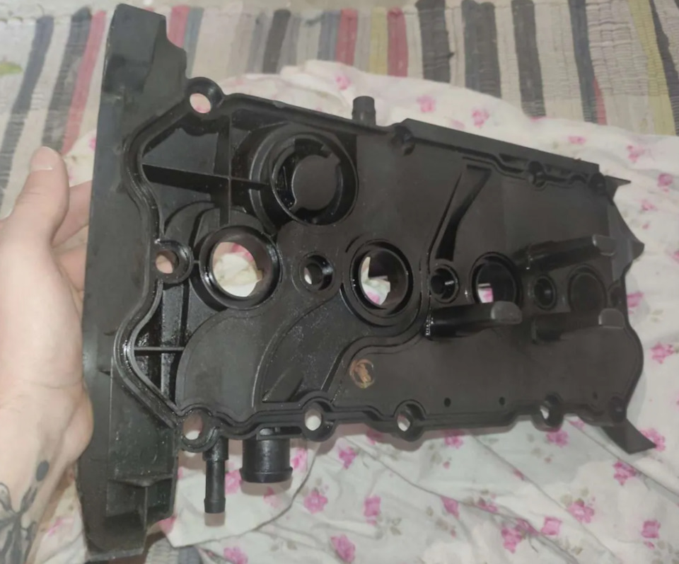 06F103469K Крышка головки блока (ГБЦ) клапанная VAG | Запчасти на DRIVE2