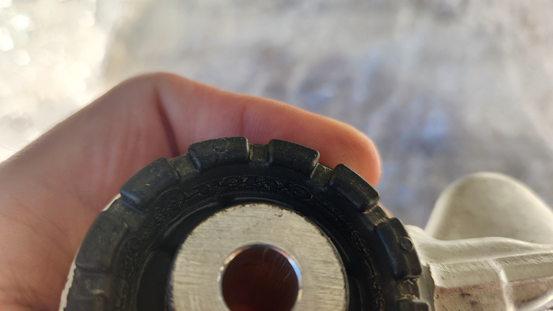 Передний правый верхний рычаг, датчики давления шин — Volvo XC90 (2G ...