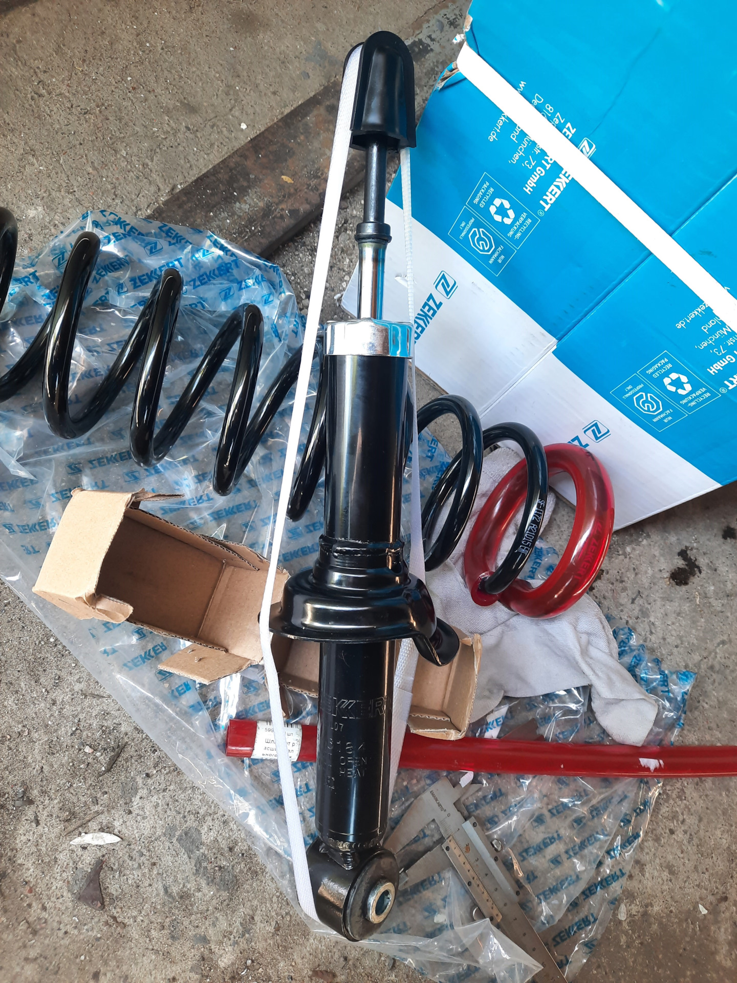 Гибридные заднии стойки амортизаторов от Outlander XL на Lancer X ...