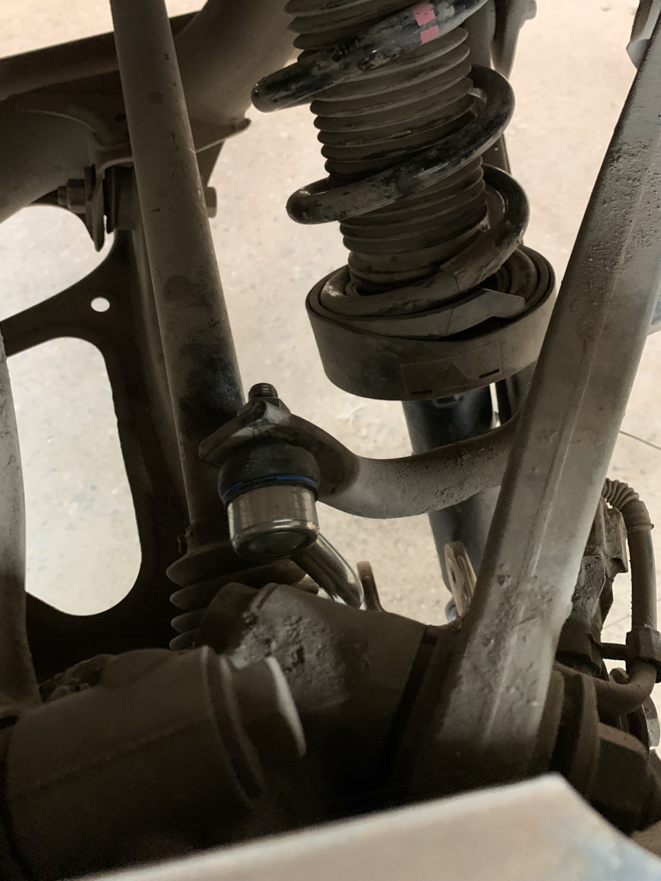 Осмотр подвески — Volkswagen Touareg (2G), 3,6 л, 2012 года | визит на ...