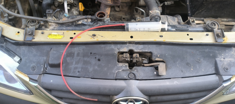 Замена антифриза Тойота авенсис т220 — Toyota Avensis I, 2 л, 2001 года ...