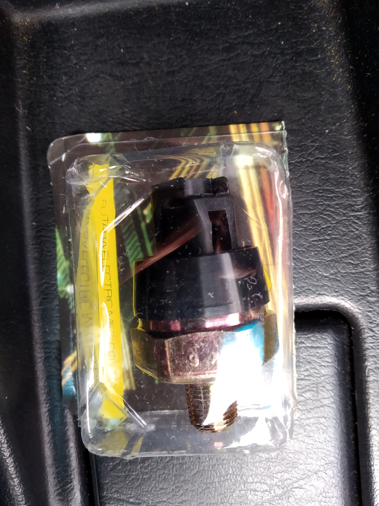 Датчик давления масла — Toyota Celica (200), 2 л, 1998 года | своими ...