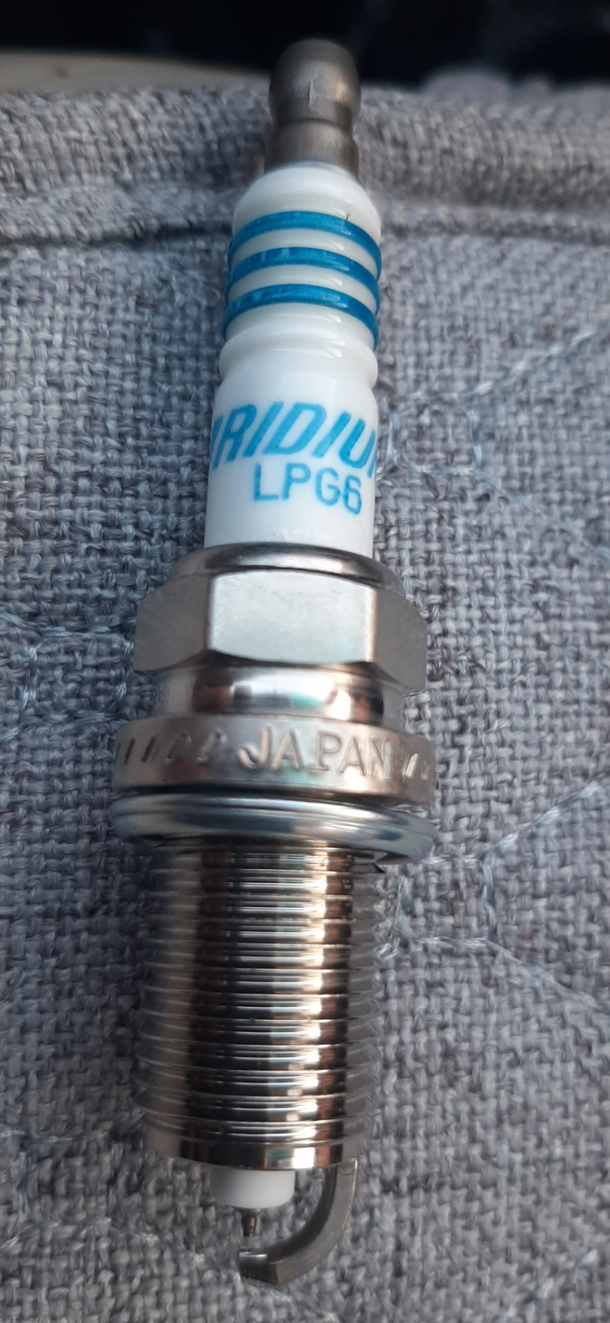 Свечи NGK LPG6 1565 — Mazda Millenia, 2,5 л, 2002 года | запчасти | DRIVE2