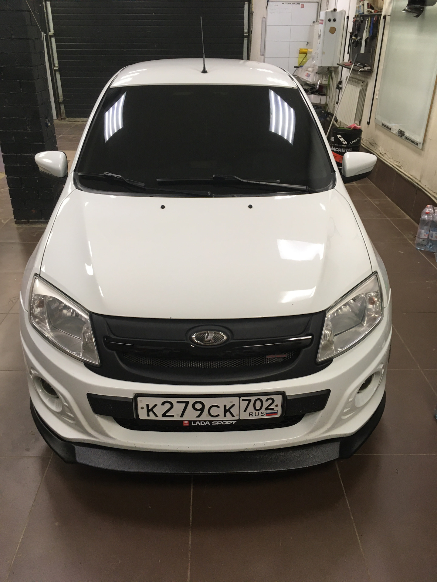 Сплитер губа Вольта на Гранту — Lada Гранта Drive Active, 1,6 л, 2017 ...