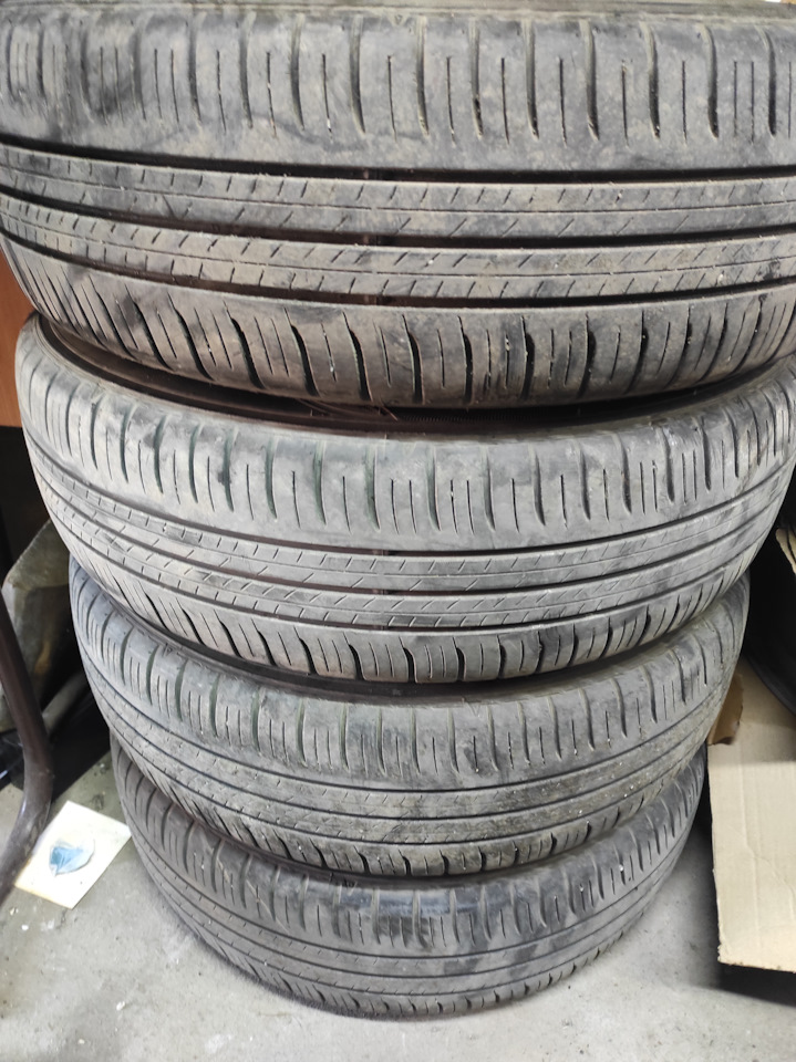 Шины летние Dunlop 195/60 R17 на Toyota Raize. Б/у | 8 000 ₽ в городе ...