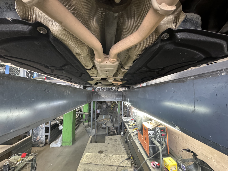 Защита днища — Mercedes-Benz E-Class (W212), 1,8 л, 2012 года ...