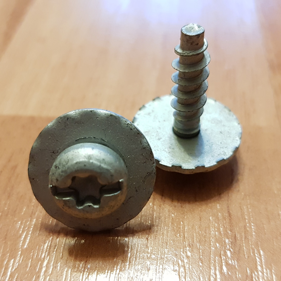 Упоры крышки багажника. Итог. — Ford Focus Hatchback II, 1,6 л, 2009 ...