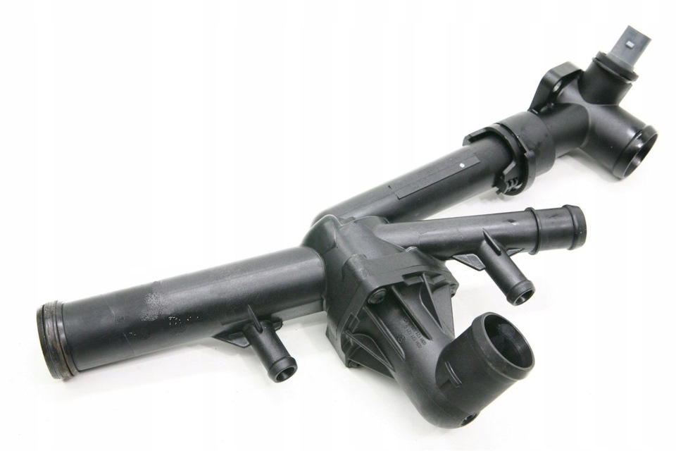 Подготовка к устранению течи антифриза (замене термостата, корпуса ...