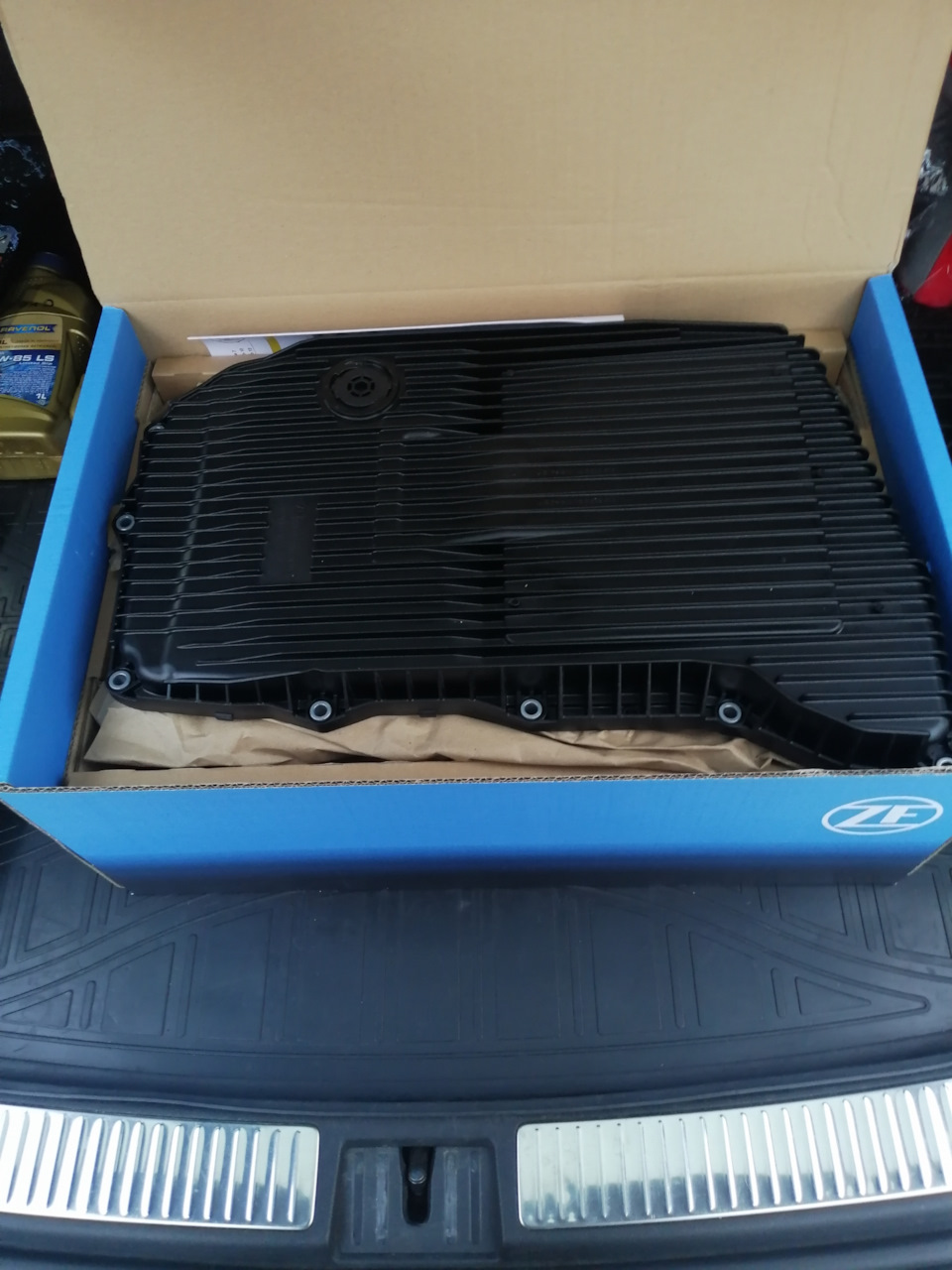 Пробег 203 тыс км. Замена масла в трансмиссии. — Volkswagen Touareg (3G ...