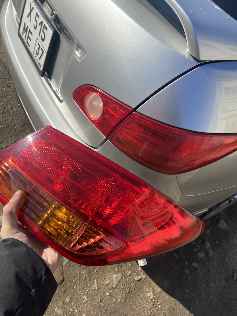 Замена стоп сигнала — Nissan Bluebird Sylphy (G11), 2 л, 2006 года ...