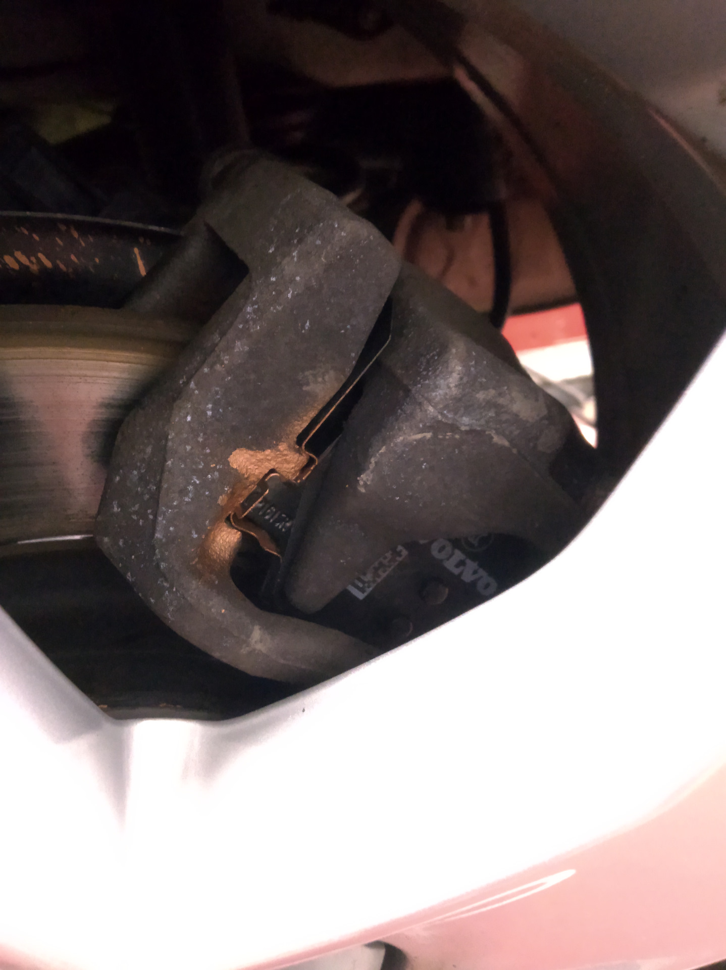 Замена задних колодок XC40 D3 — Volvo XC40, 2 л, 2020 года | визит на ...