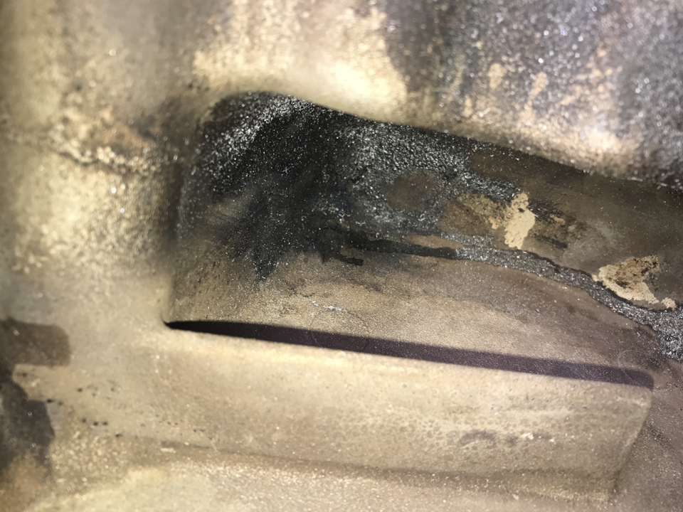 Снятие и установка поддона двигателя — Volvo S90 (1G), 2,9 л, 1997 года ...