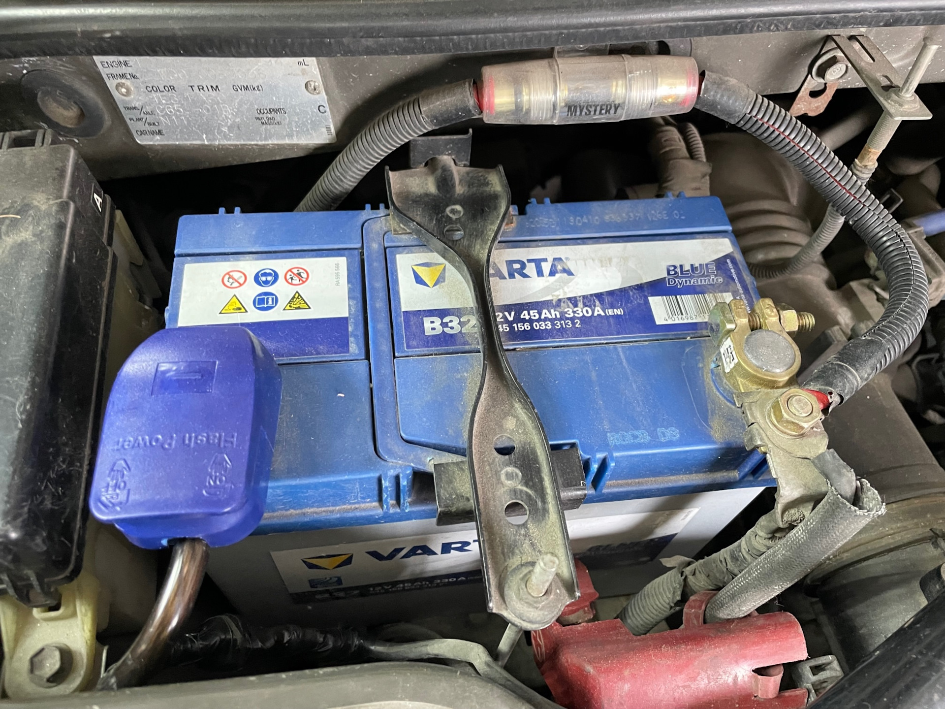 Быстросъемные аккумуляторные клеммы. — Toyota MR-S, 1,8 л, 2003 года ...