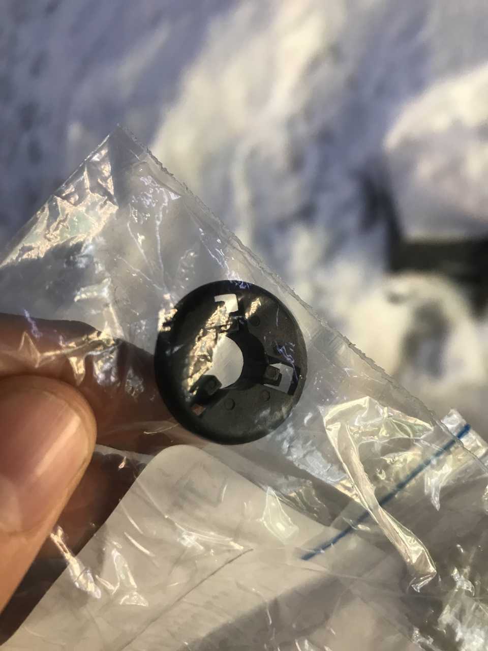 Втулка штанги капота — Toyota Venza (1G), 2,7 л, 2015 года | своими ...