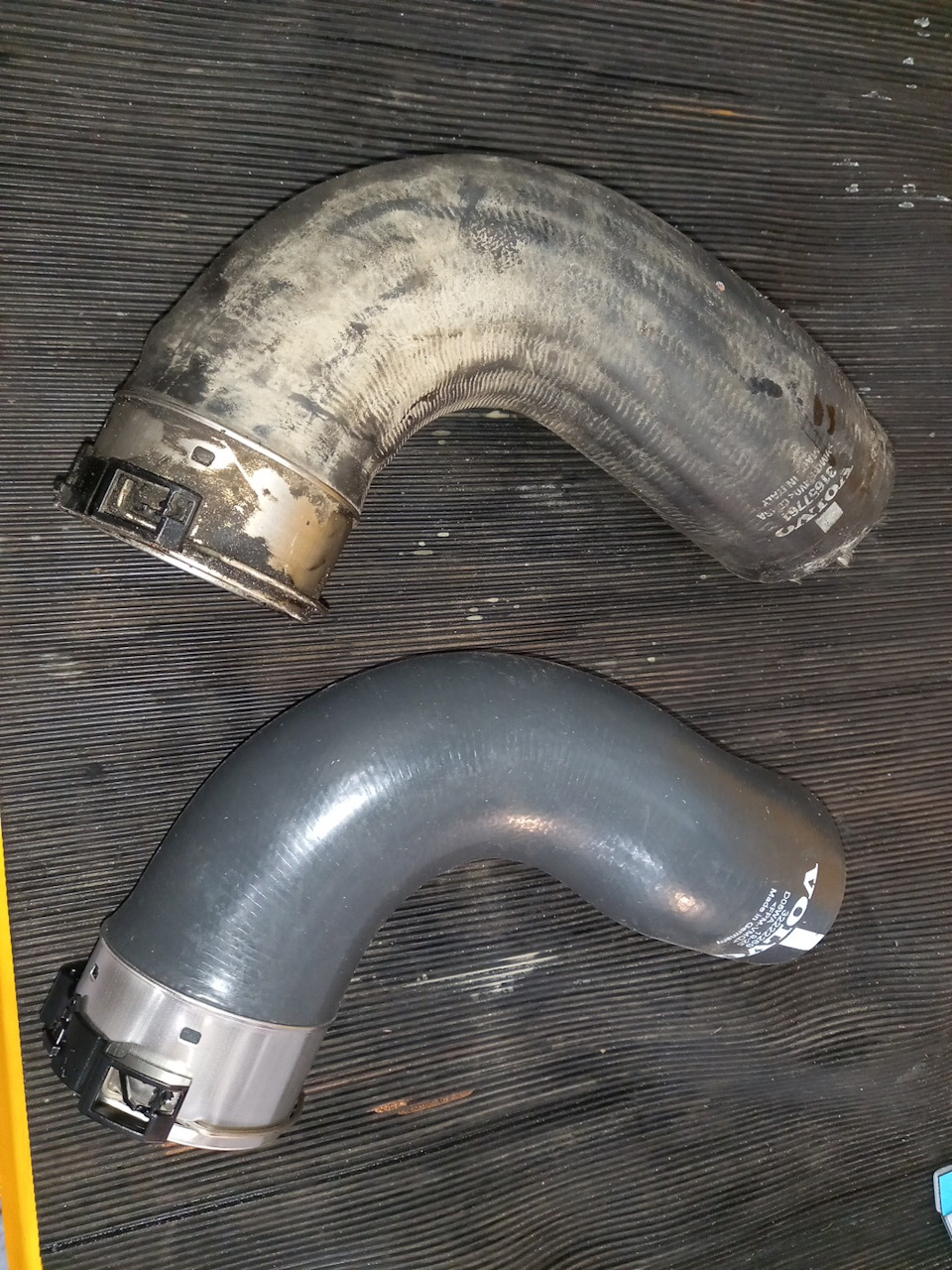 31657761 Правый патрубок интеркулера Volvo | Запчасти на DRIVE2