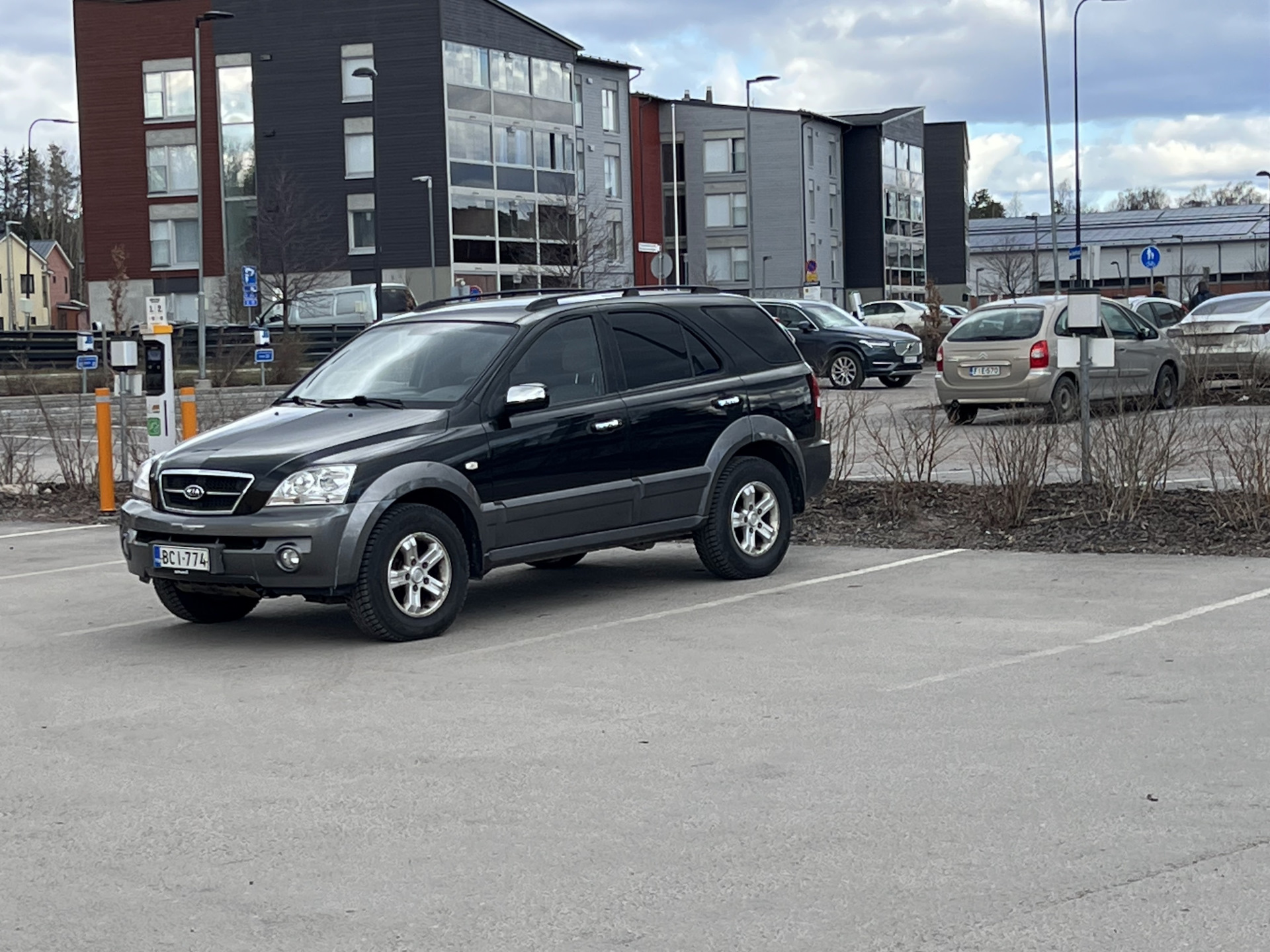 Натянул тонировку на заднюю полусферу. Не сам — KIA Sorento (1G), 2,4 л, 2006 года | стайлинг ...