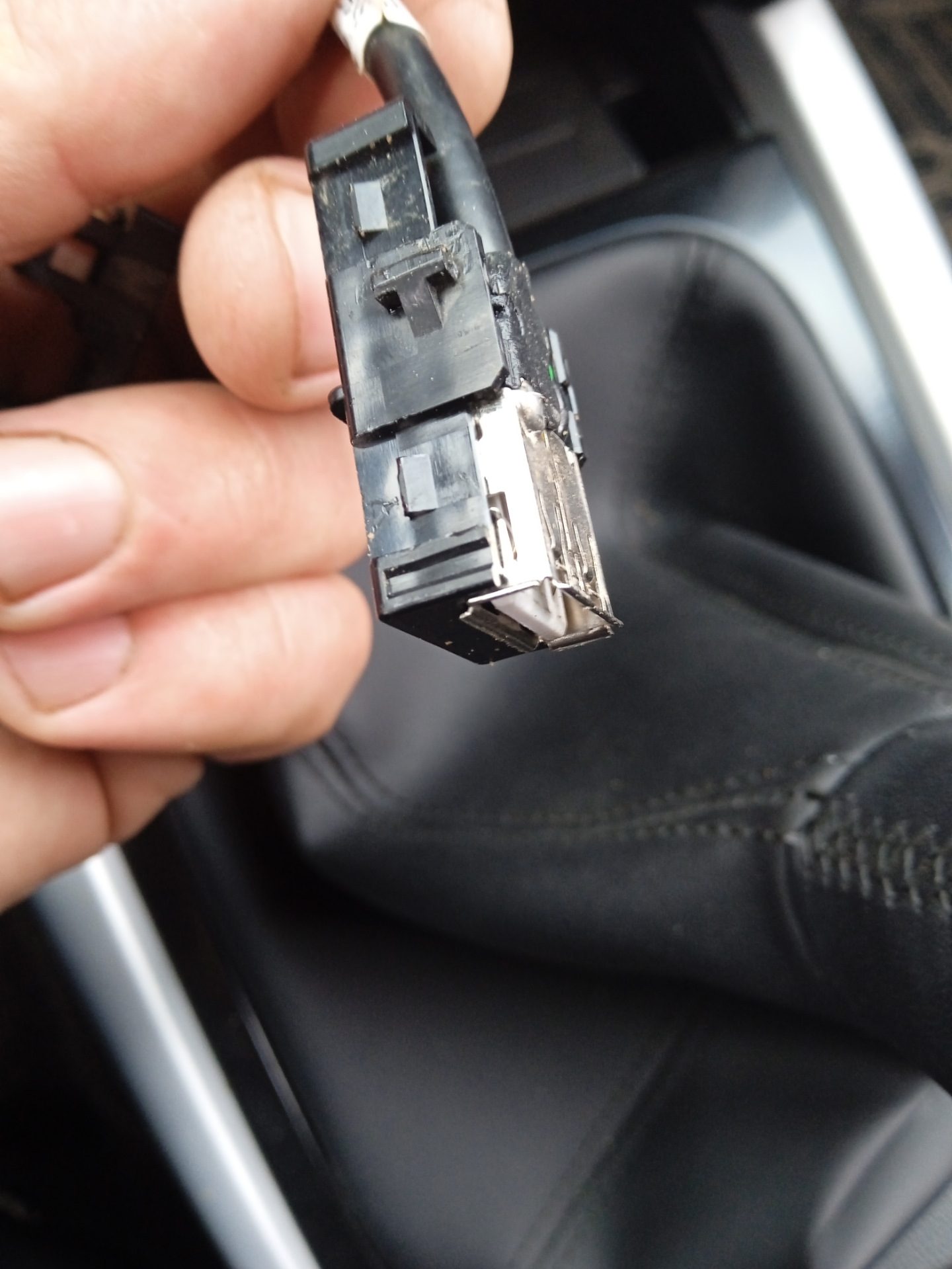 Штатный USB — Mitsubishi Pajero Sport (3G), 2,4 л, 2019 года ...