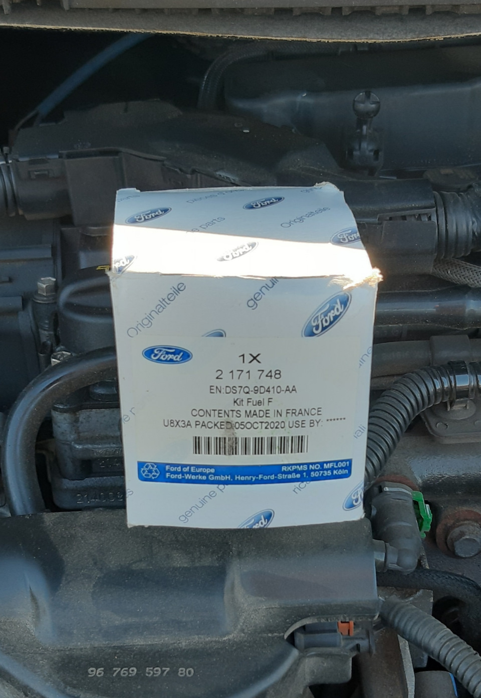 Замена топливного фильтра — Ford Galaxy (Mk IV), 2 л, 2016 года ...