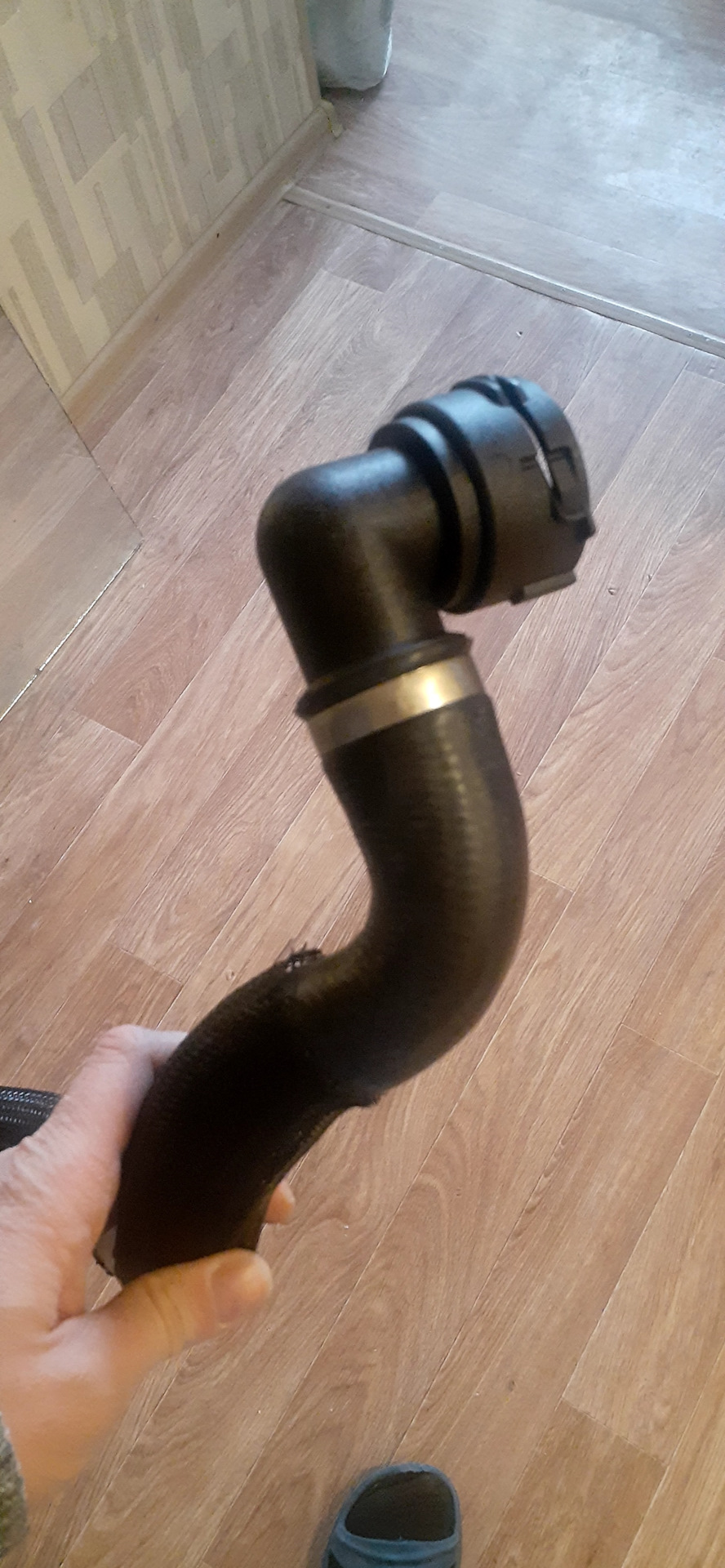 Патрубок — Volvo S80 (2G), 2,5 л, 2007 года | визит на сервис | DRIVE2