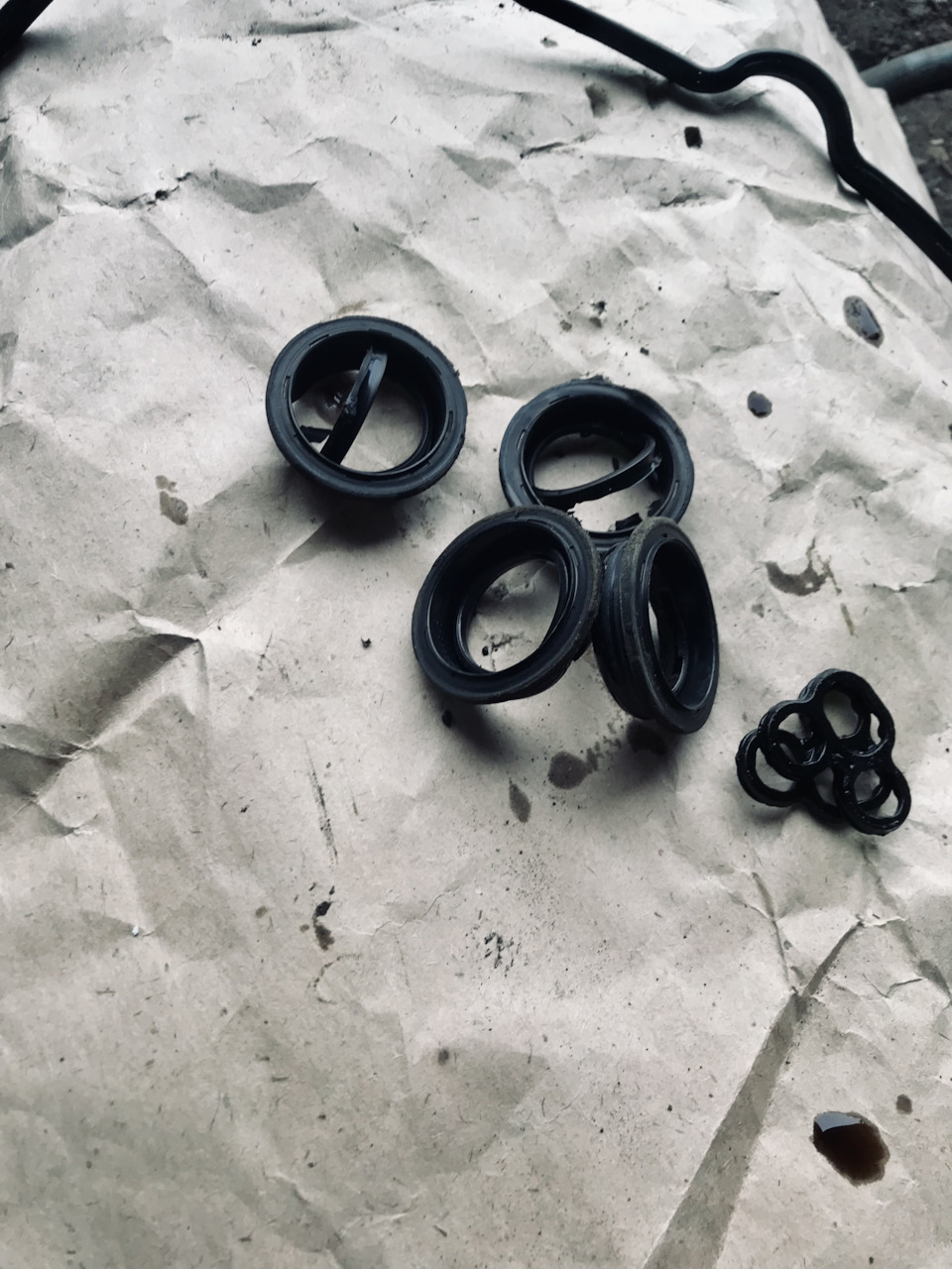 Замена прокладки клапанной крышки — Toyota Camry (XV50), 2,5 л, 2012 ...