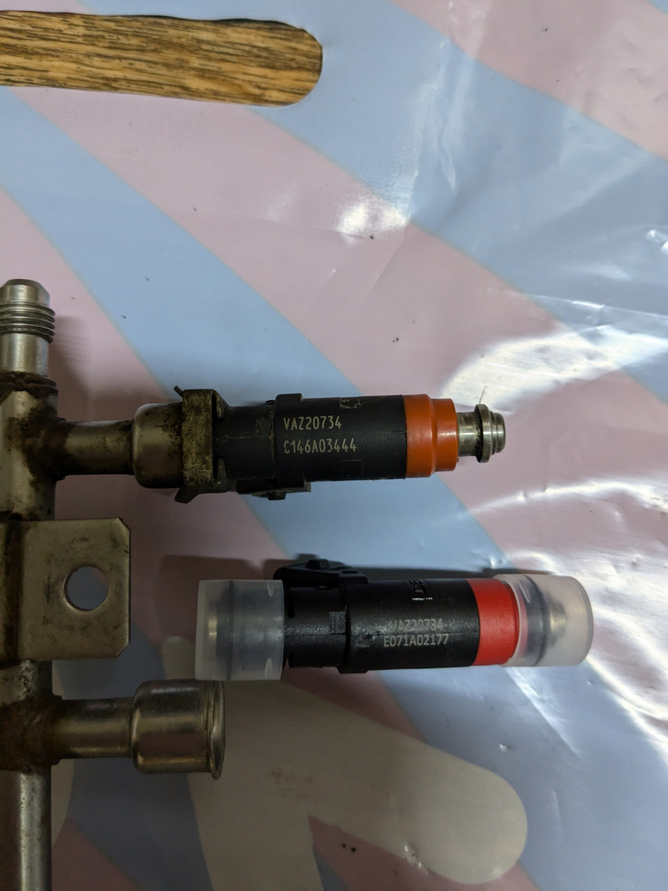 Замена топливной форсунки — Lada Гранта (1G), 1,6 л, 2012 года | своими ...