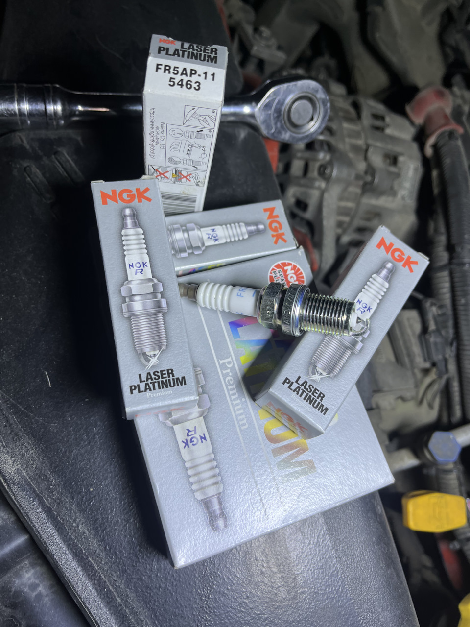 Замена свечей на NGK 5463 (laser platinum) — Subaru Legacy (BE/BH/BT ...