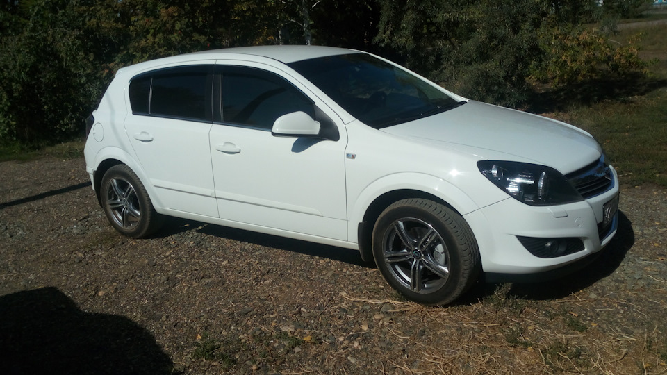 Вот и начались первые небольшие поломки — Opel Astra H 1 8 л 2013